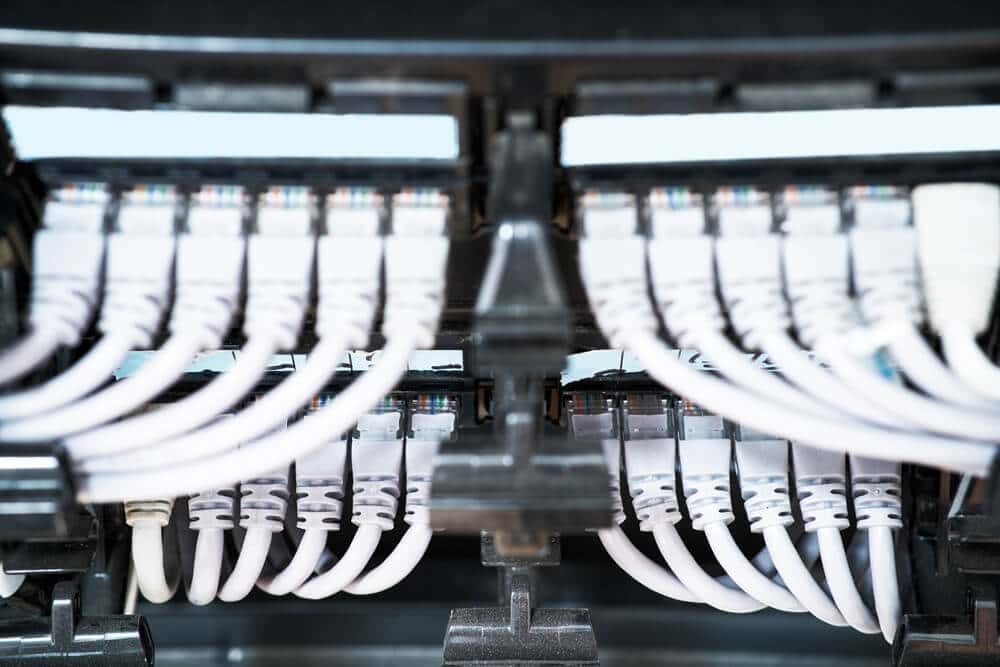 Kupferleitungen in der Netzwerktechnik: Symmetrie, Aufbau, Kenngrößen